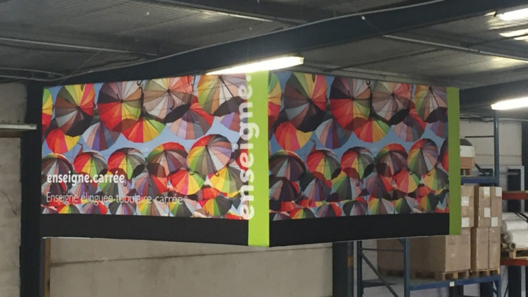 Enseignes élinguées tubulaires - Duo Display